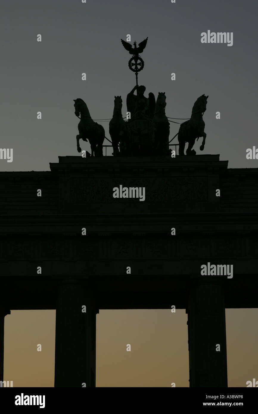 Berlin gate hi-res stock photography and images - Alamy