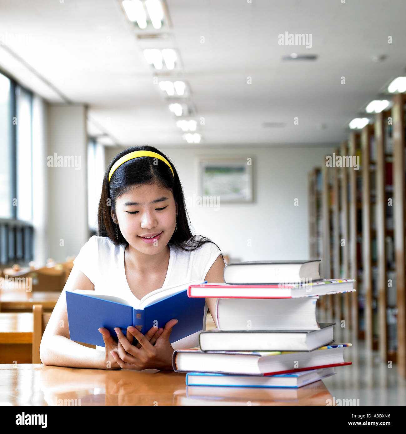 Korean library hi-res stock photography and images - Alamy