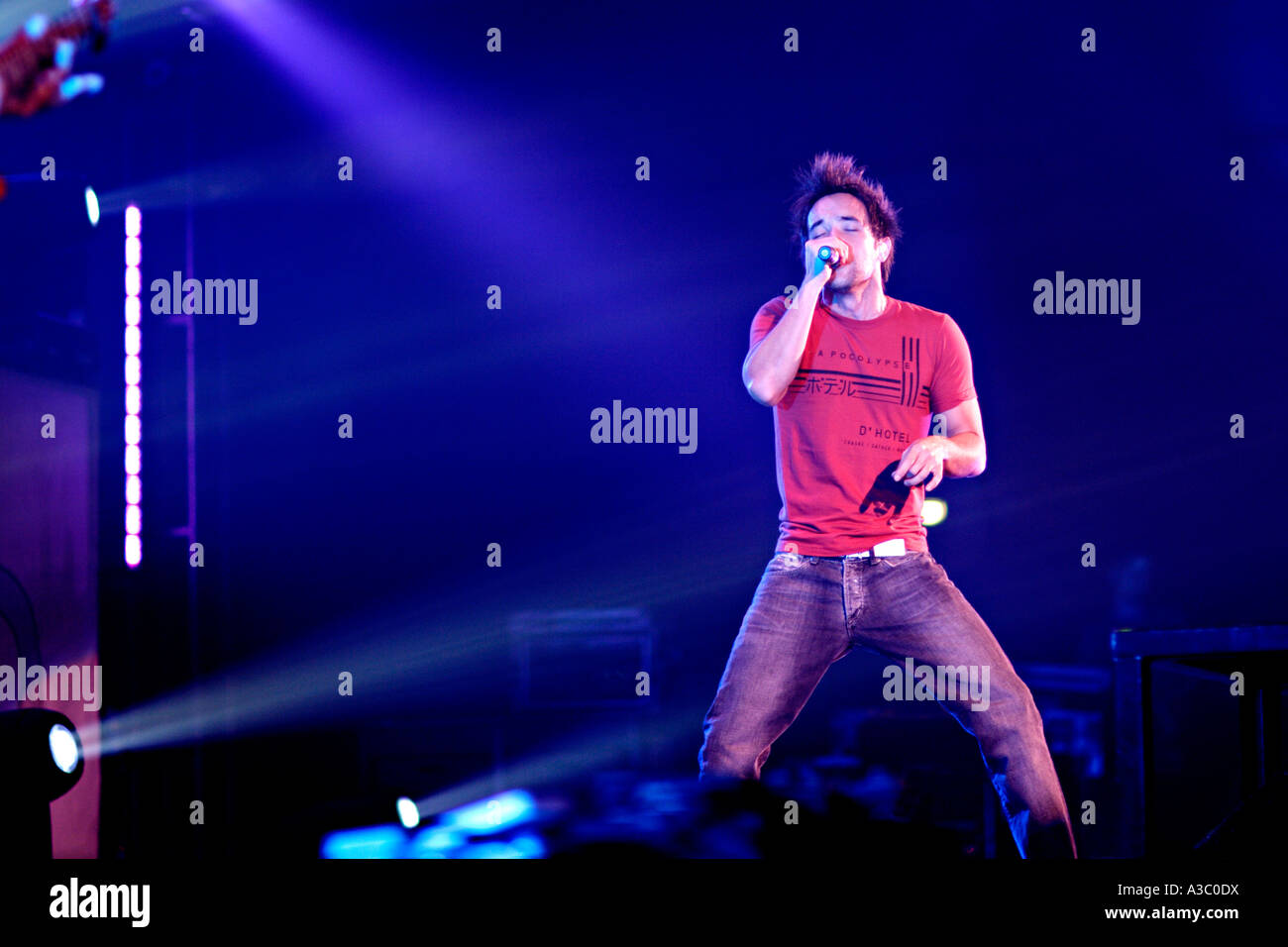 Hoobastank Singer Douglas Robb Stock Photo - Alamy