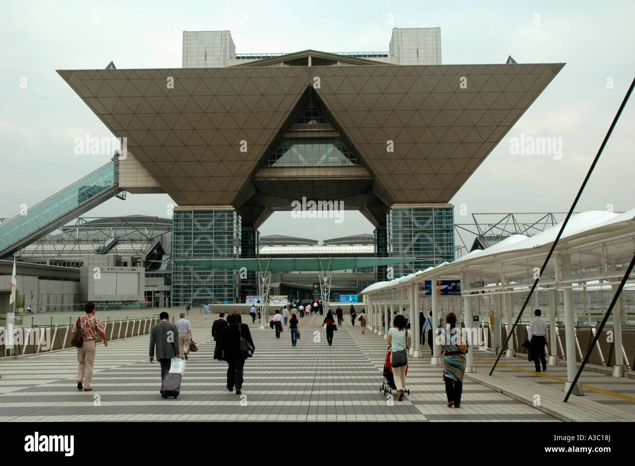 Tokyo Big Sight Exhibition Center Stock Photo - Alamy