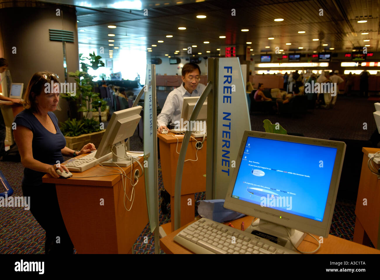 2000s computer hi-res stock photography and images - Alamy