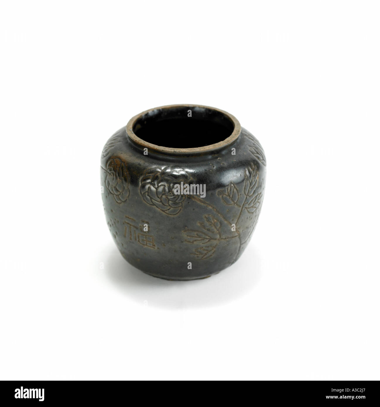 Korean jar hi-res stock photography and images - Alamy