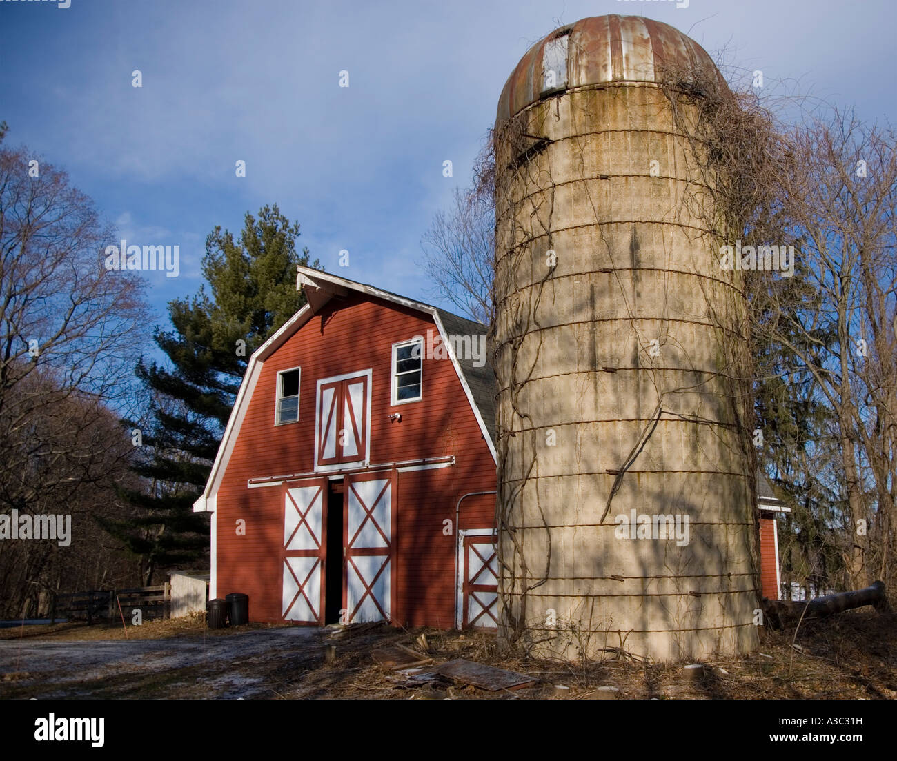 Barn and silo on a rural farm Stock Photo - Alamy