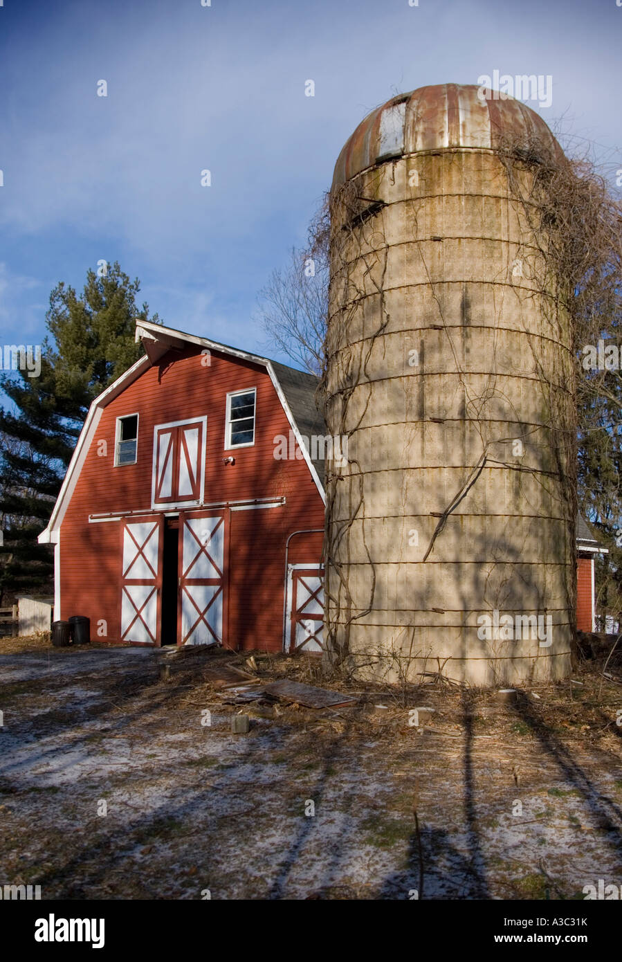 Barn and silo on a rural farm Stock Photo - Alamy