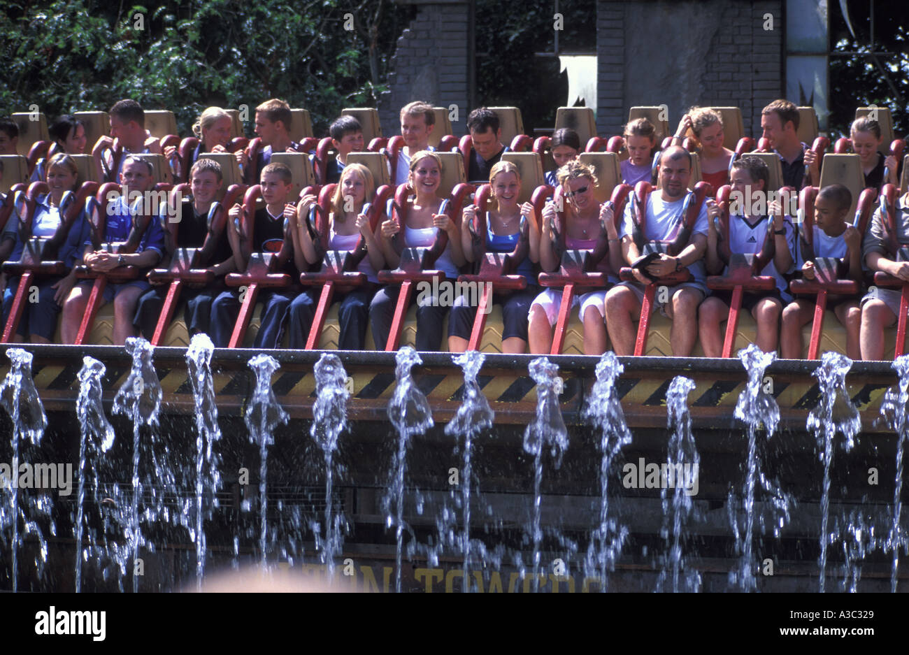 Alton towers people hi-res stock photography and images - Alamy