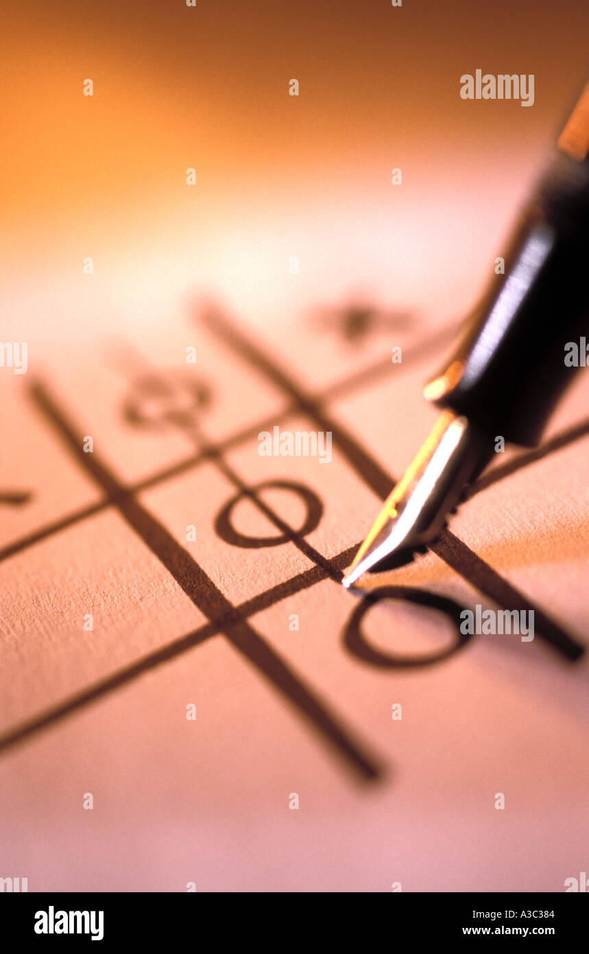 Winning line noughts and crosses Stock Photo - Alamy