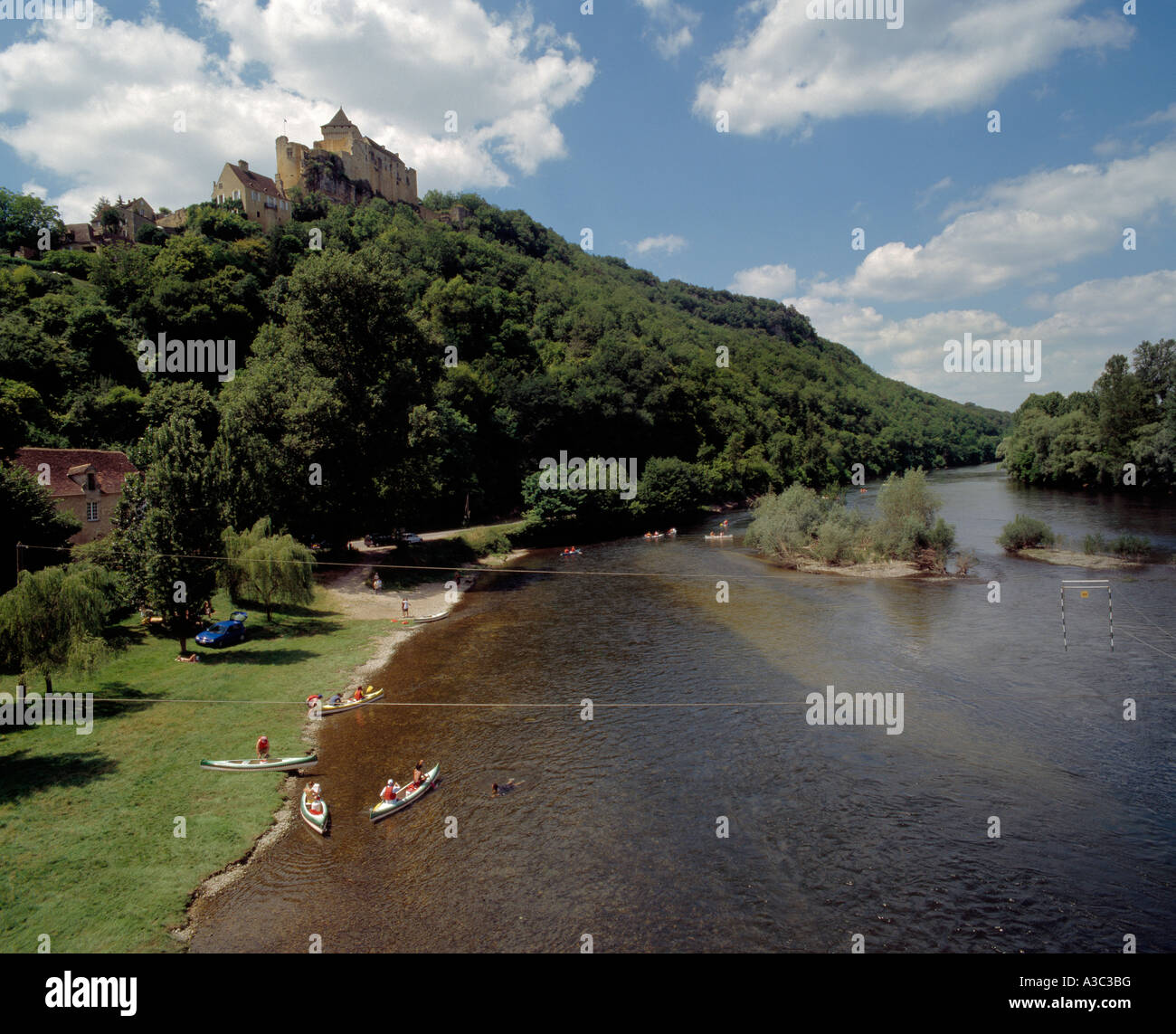 Castelnaud Castle, Dordogne, France Stock Photo - Alamy