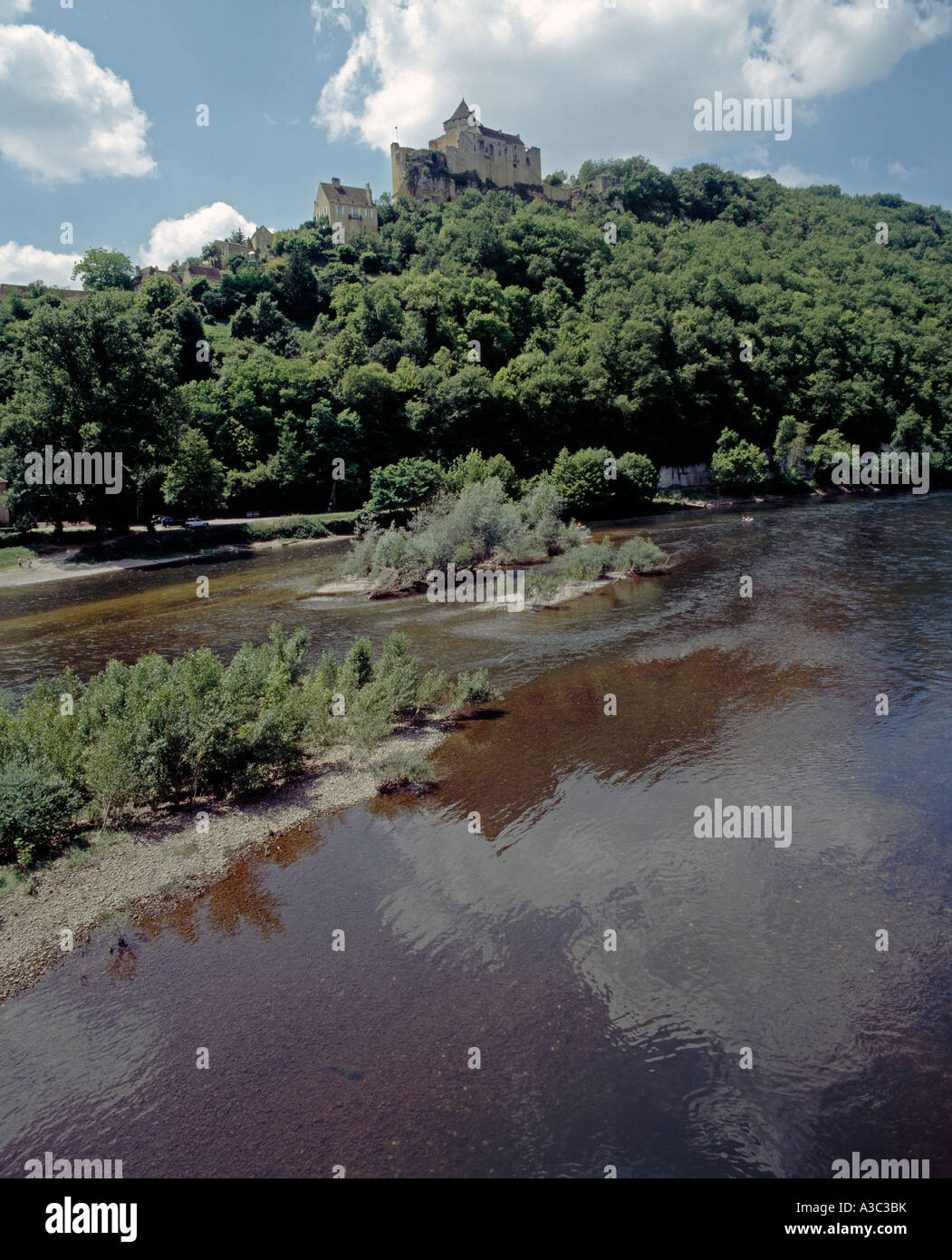 Castelnaud Castle and Dordogne River, Dordogne, France Stock Photo - Alamy