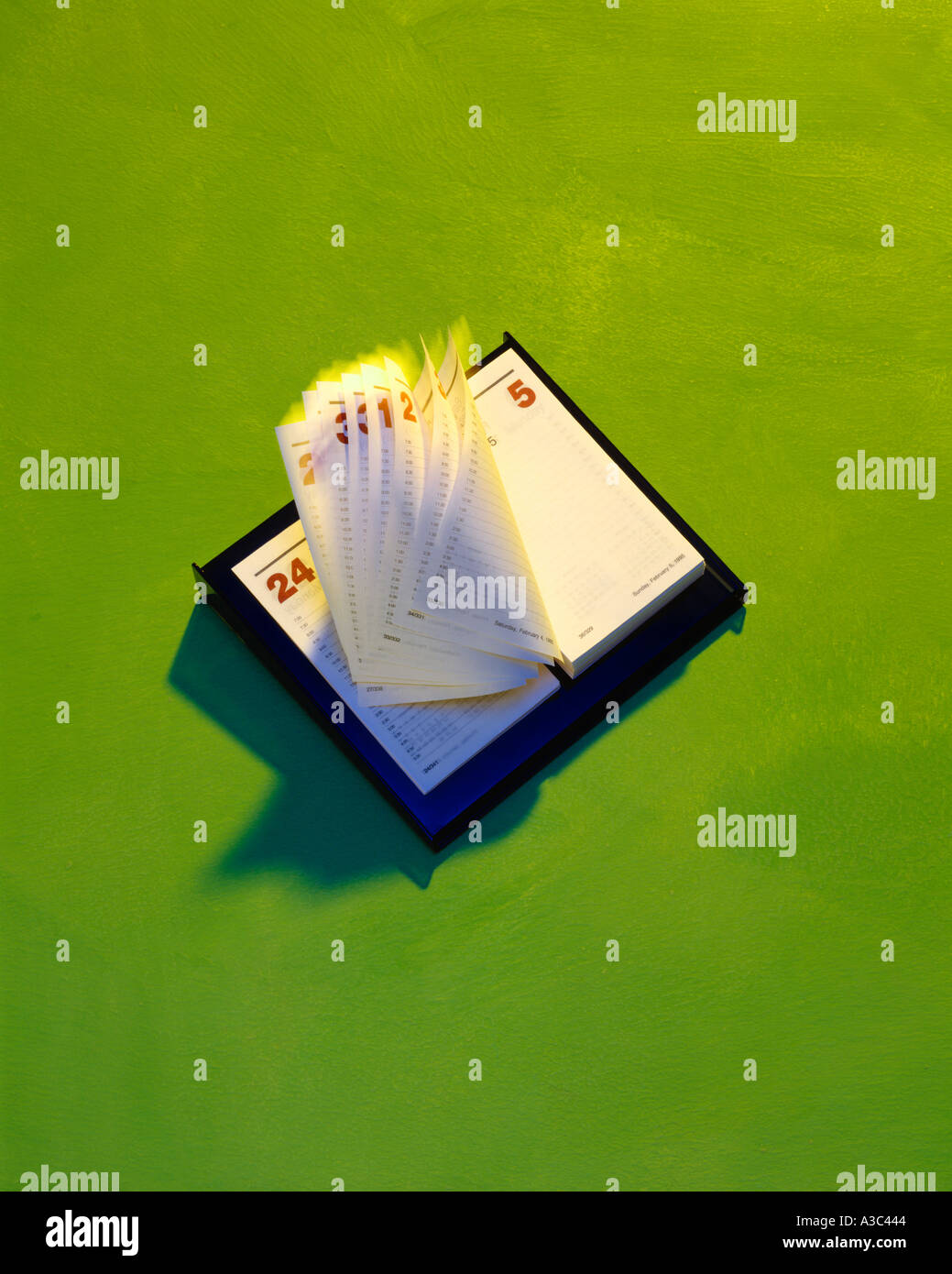 Flipping pages calendar hi-res stock photography and images - Alamy