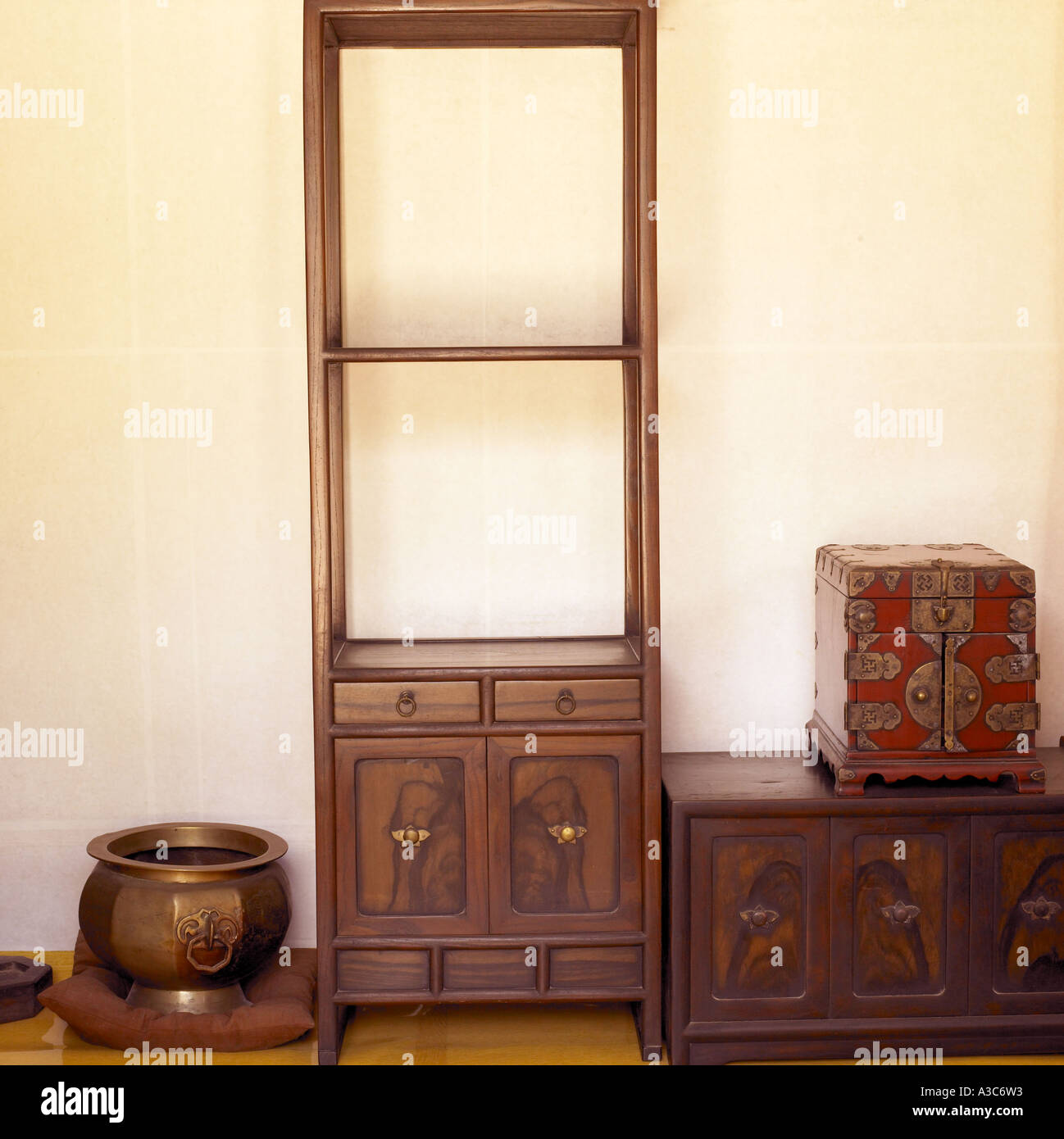 Chest set hi-res stock photography and images - Alamy