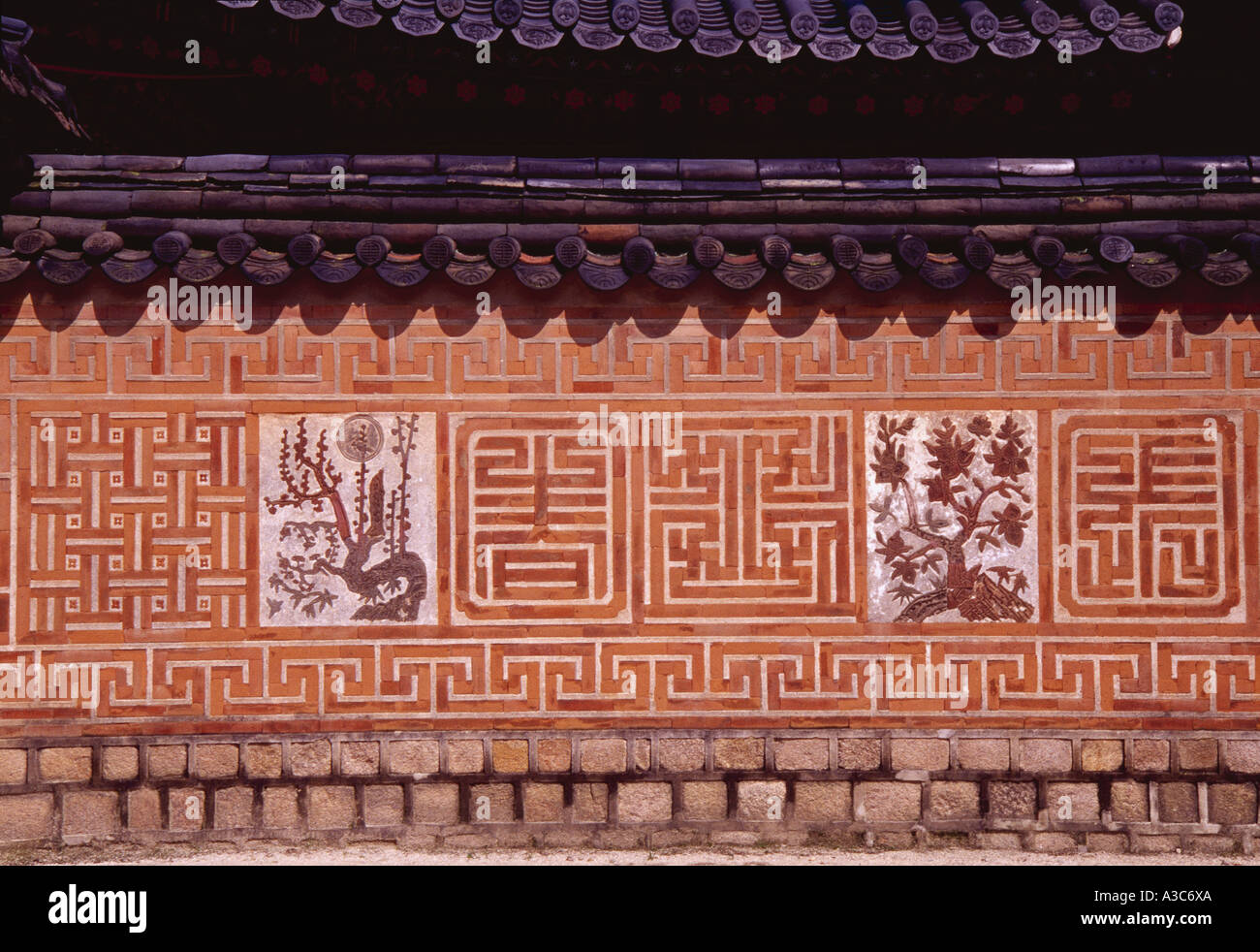 Korean Traditional Patten for wall Stock Photo - Alamy