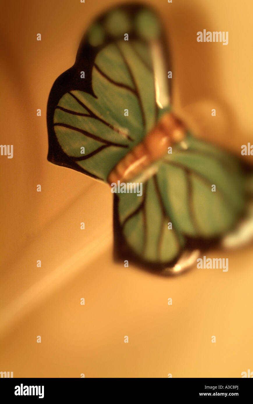 Delicate porcelain sculpture of hi-res stock photography and images - Alamy