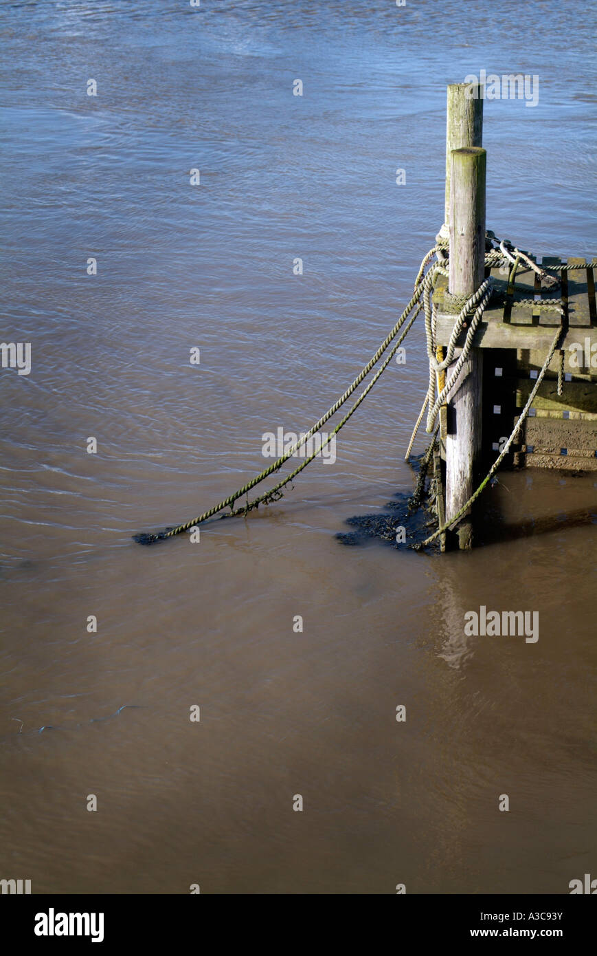 Rope dragging in water Stock Photo - Alamy