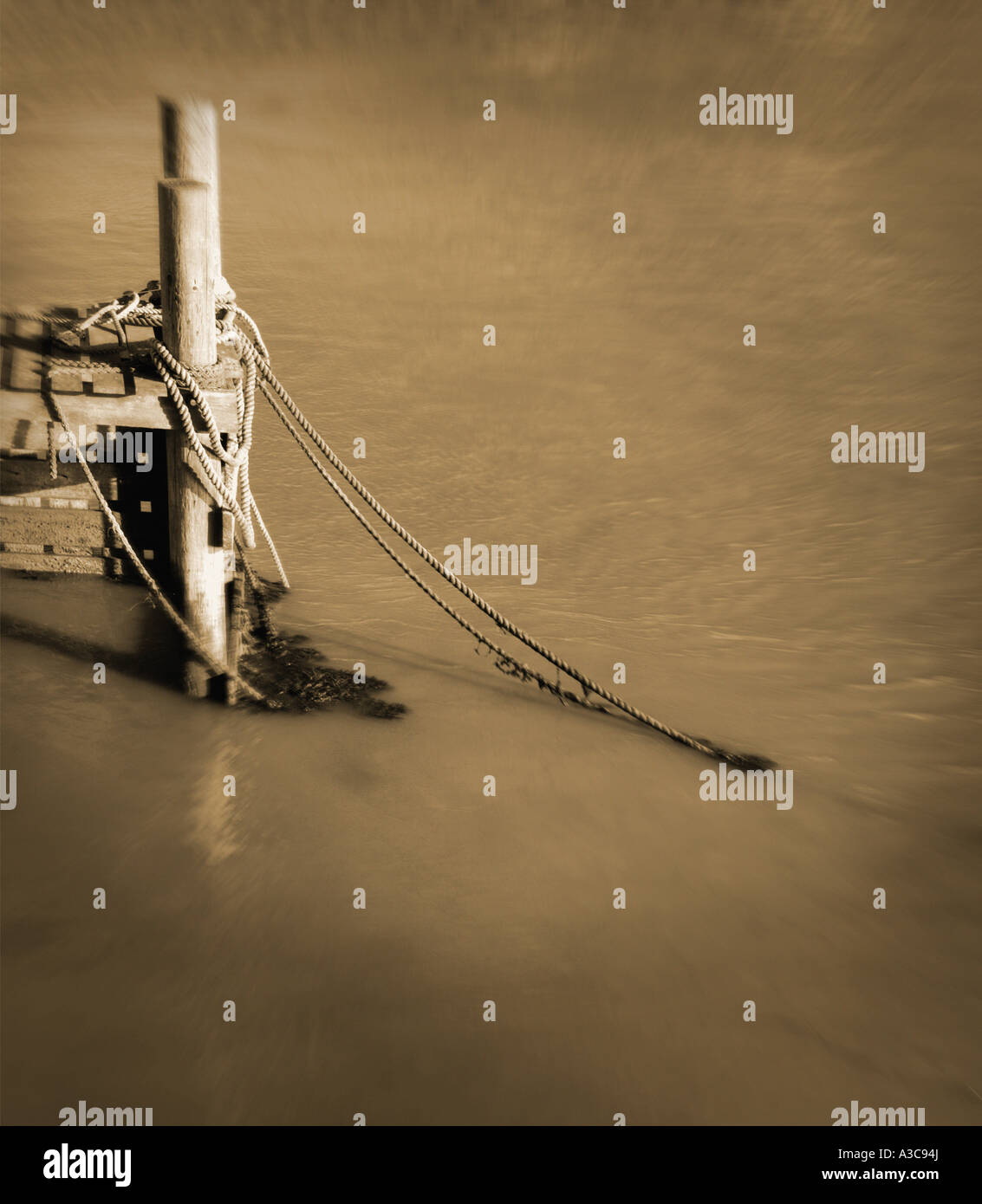 Rope dragging in water Stock Photo - Alamy