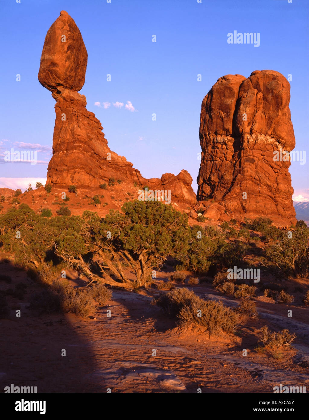 Balanced Rock, Arches National Park, Utah Stock Photo - Alamy