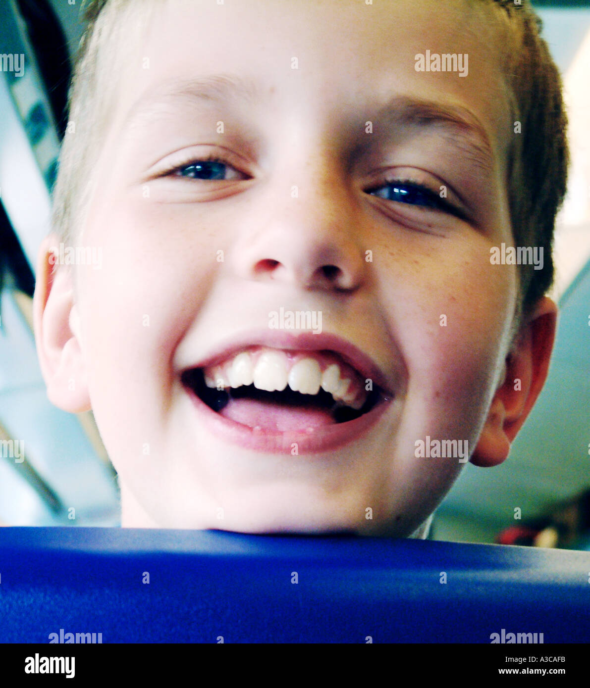 Giggle giggling teeth hi-res stock photography and images - Alamy