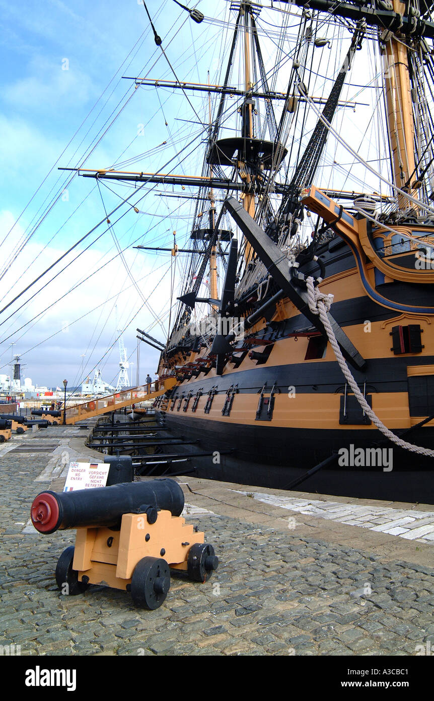 Bow mast rigging hms victory hi-res stock photography and images - Alamy