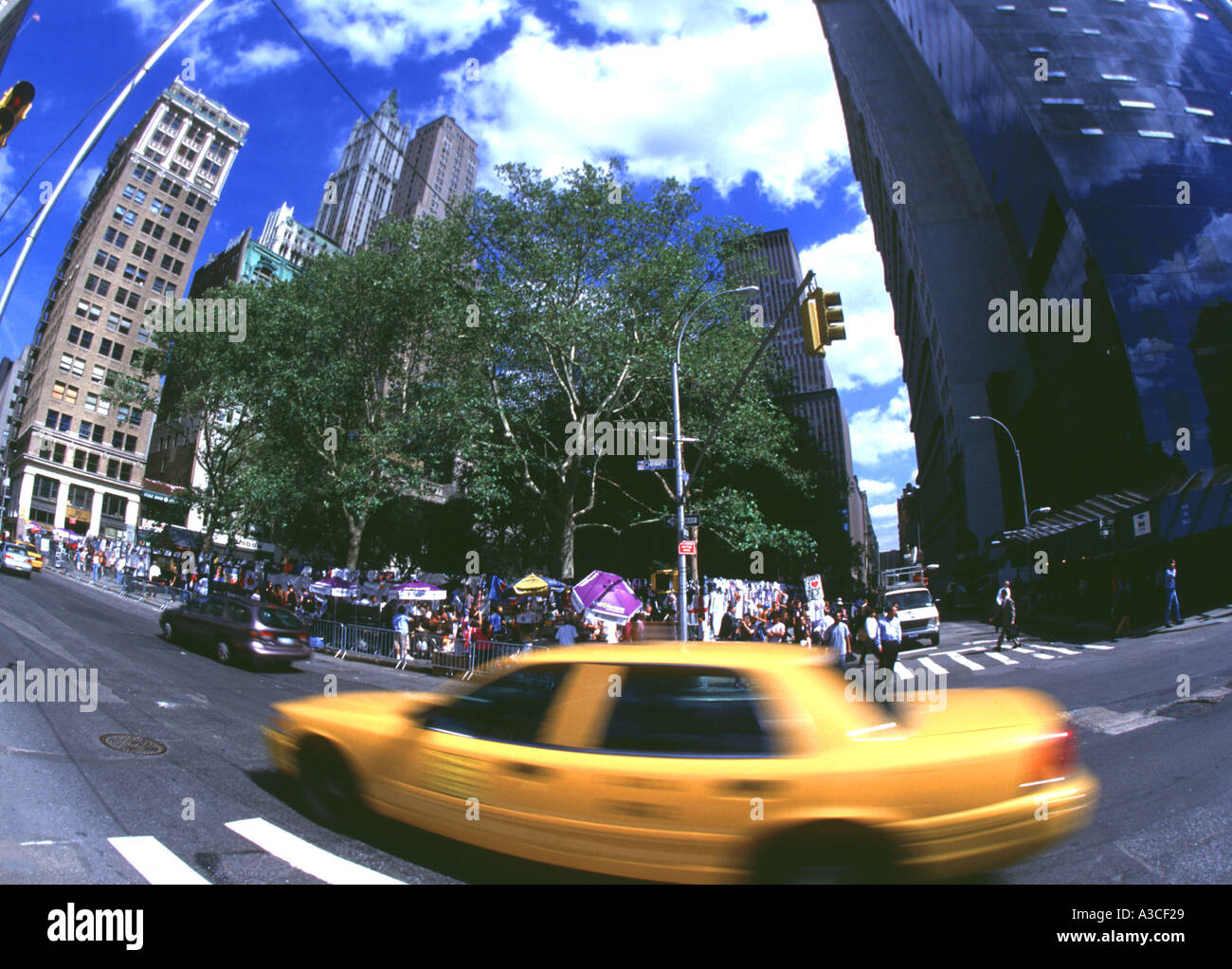 Yellow cab, Lower Manhattan, New York, USA, Sept 2002 Stock Photo - Alamy