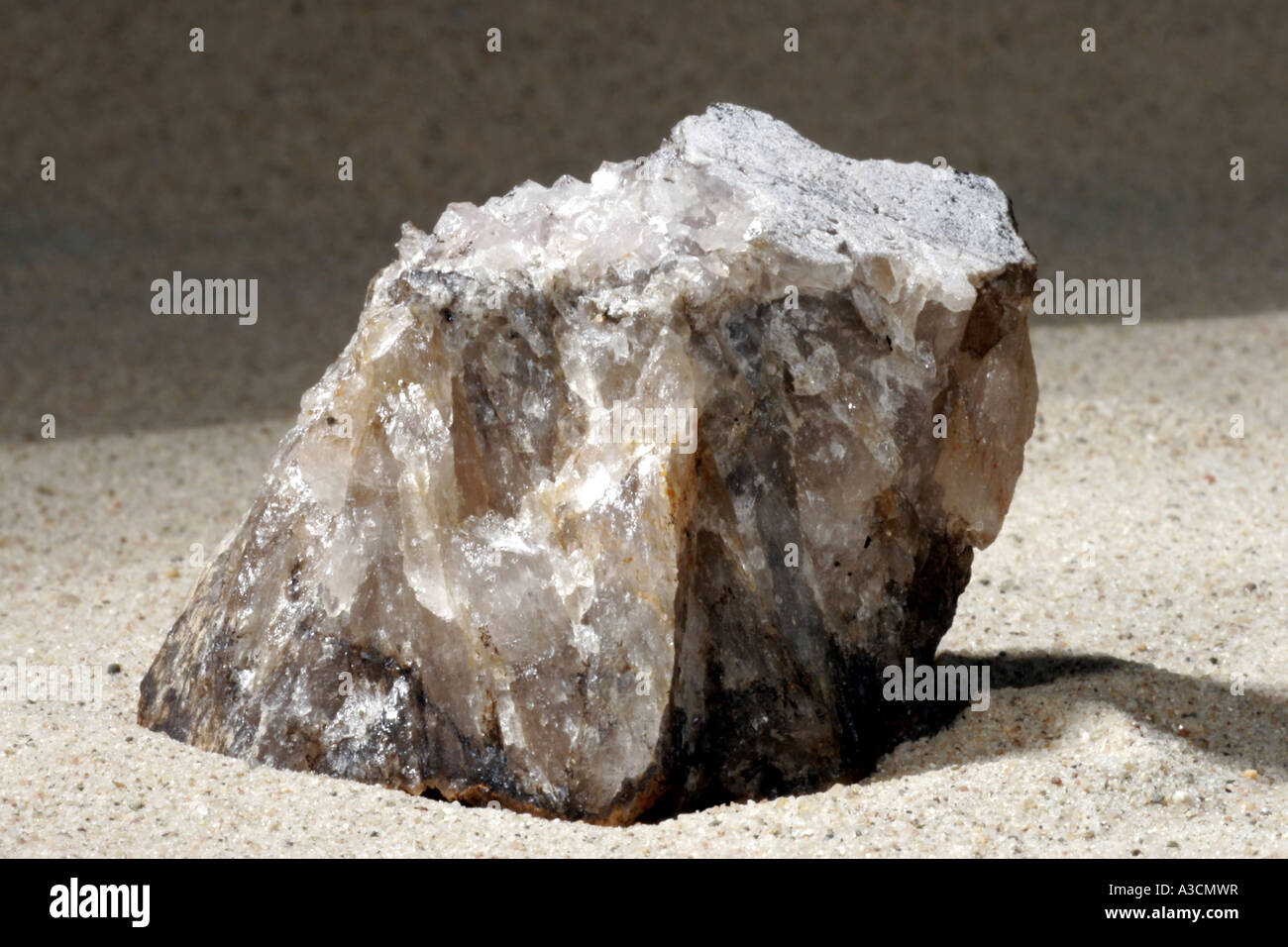 Crystal clusters hi-res stock photography and images - Alamy