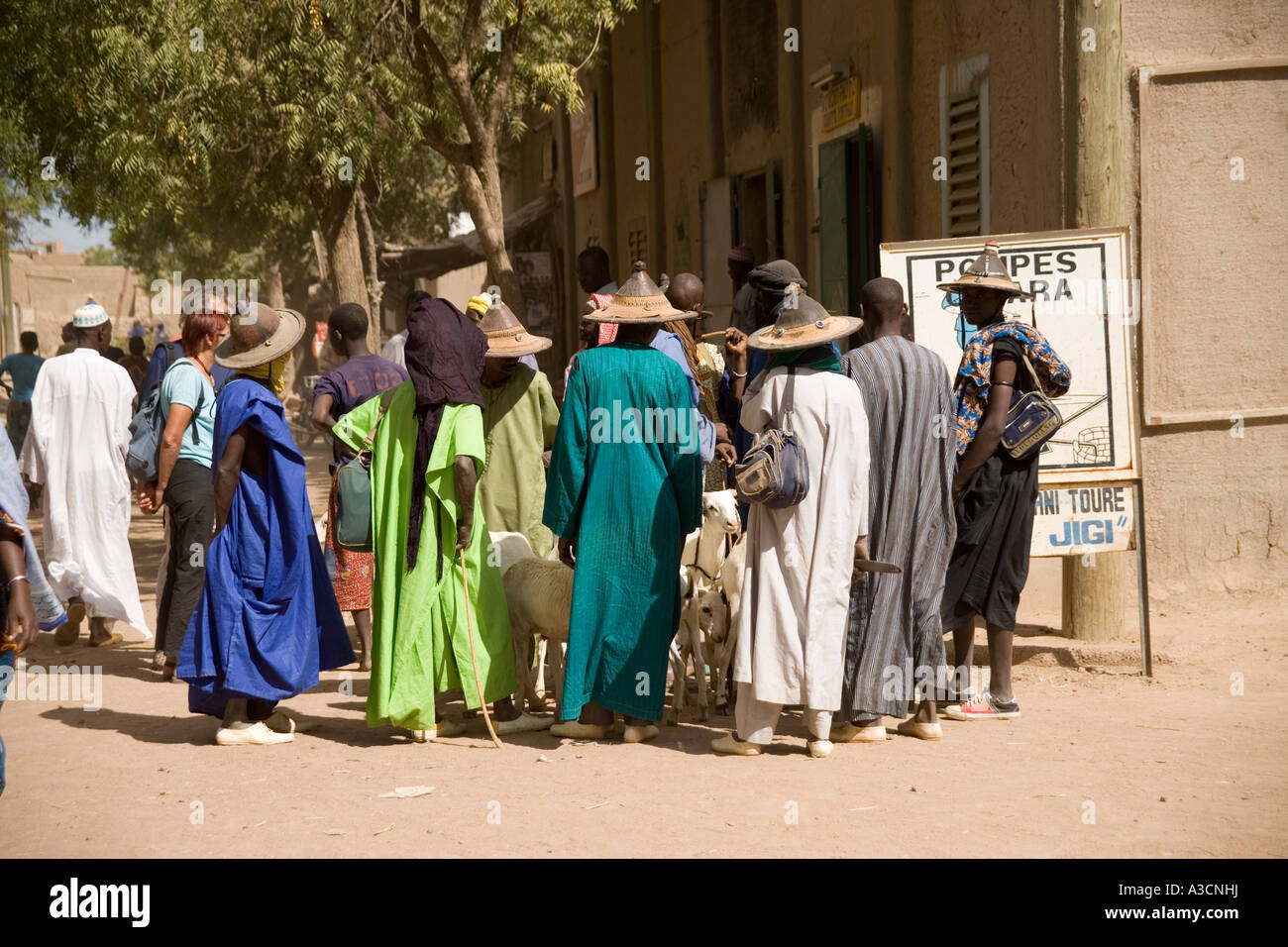 Local people at the monday market in Djenne, Mali, West Africa Stock ...