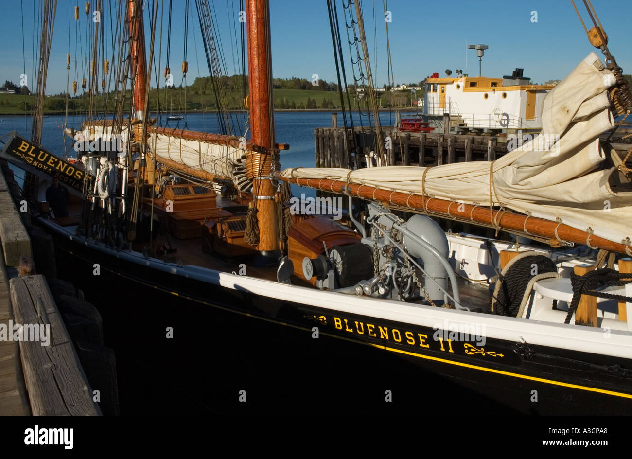 Bluenose schooner hi-res stock photography and images - Alamy