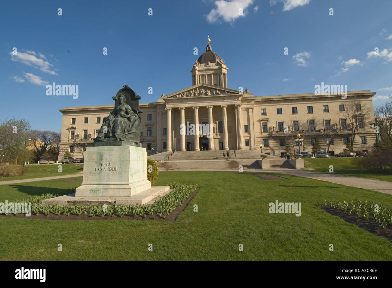 Queen victoria statue winnipeg hi-res stock photography and images - Alamy Queen victoria statue winnipeg hi-res stock photography and images - Alamy