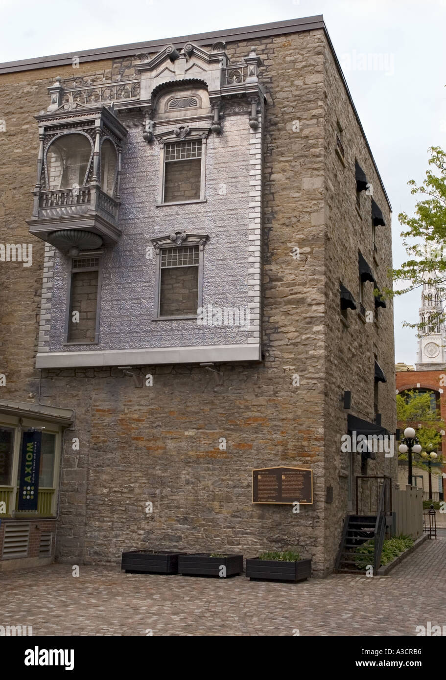 Tin house hi-res stock photography and images - Alamy