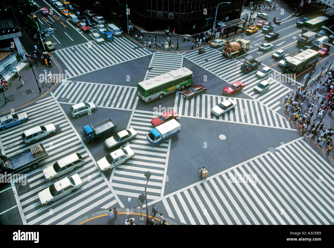 Tokyo Japan ginza street scene crosswalk Stock Photo - Alamy
