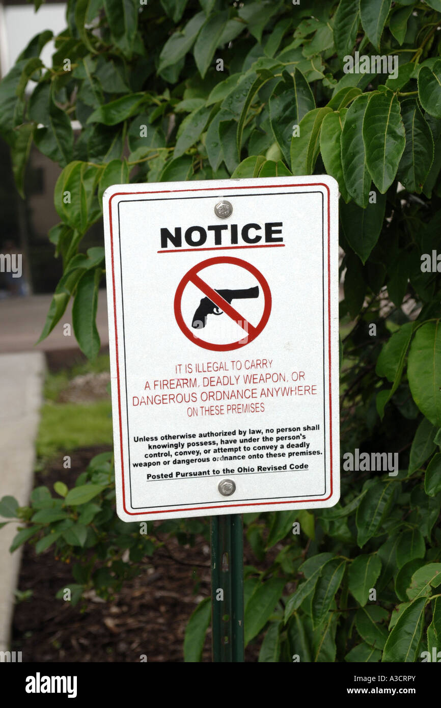 No Firearms permitted Notice sign Stock Photo - Alamy