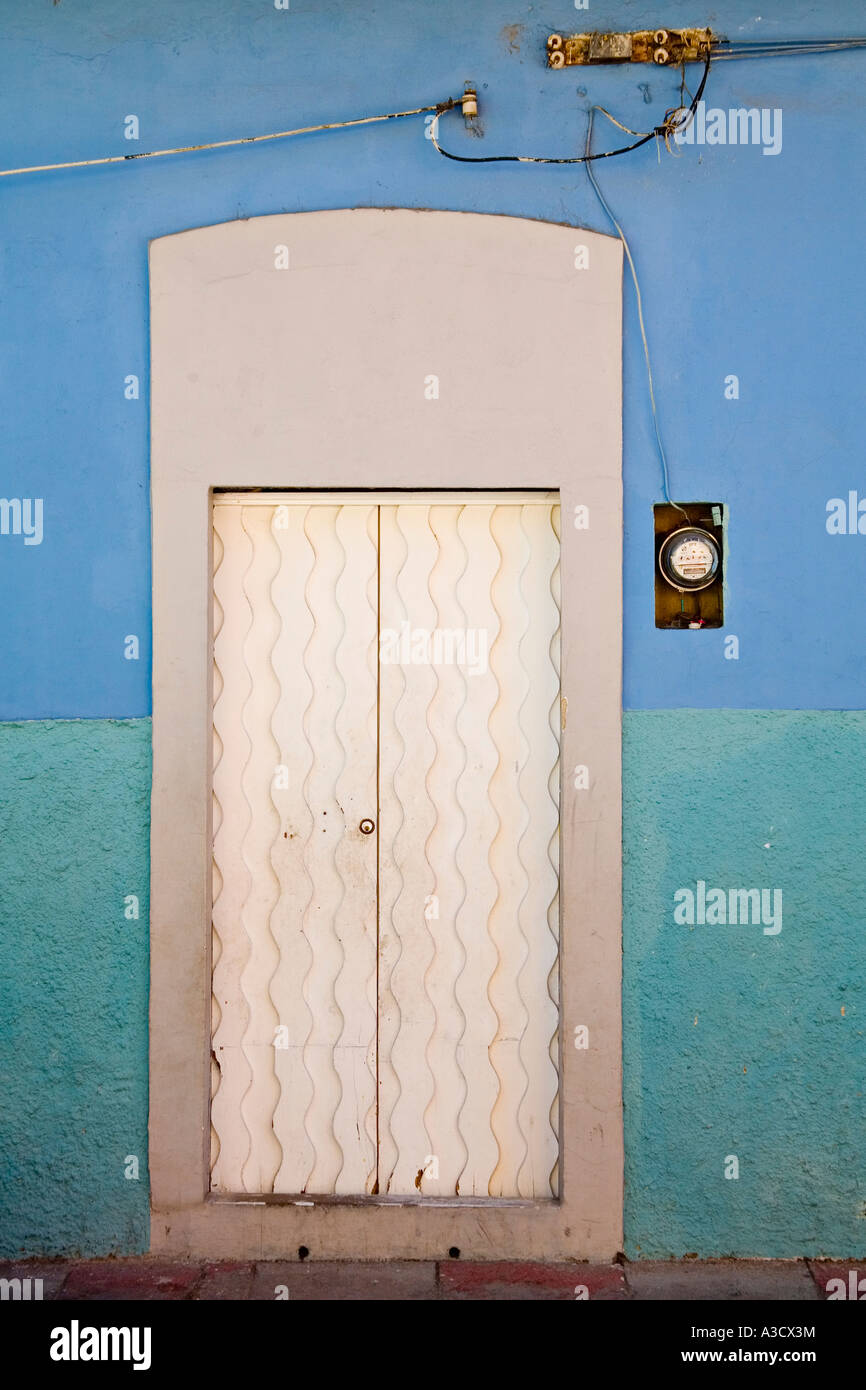 Cyan doorway hi-res stock photography and images - Alamy