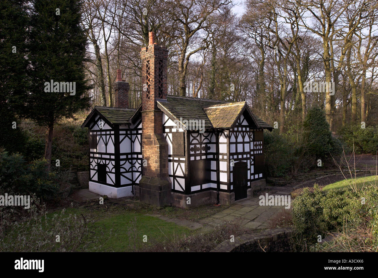 The gate keepers house at Astley Park in Chorley Stock Photo - Alamy