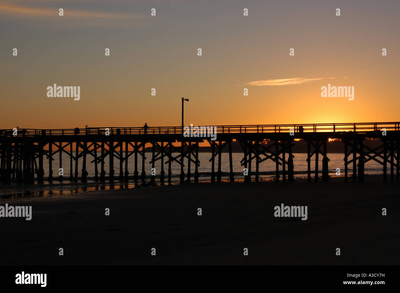 Goleta pier hi-res stock photography and images - Alamy