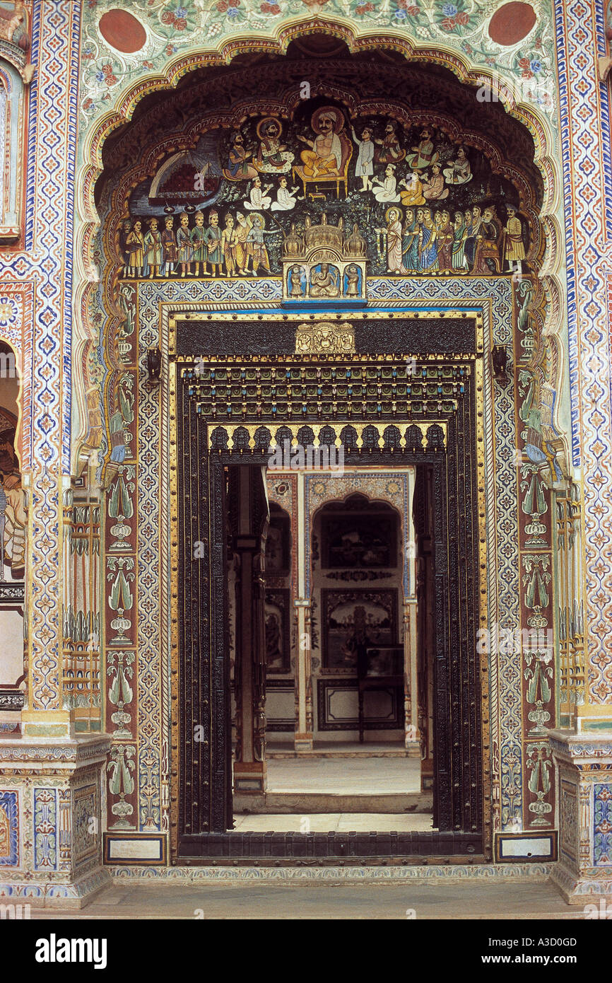 Rajasthani haveli door hi-res stock photography and images - Alamy
