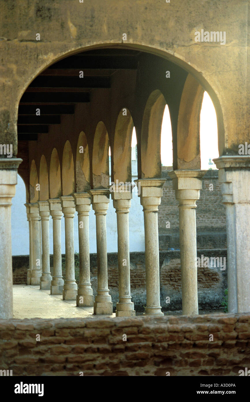 VCA76814 Arches and pillars of a house haveli in Rajasthan India Stock ...
