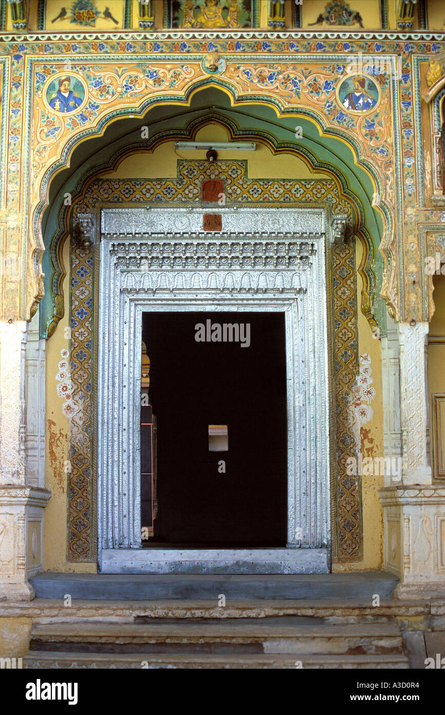VCA76818 An exterior of a house haveli door Rajasthan India Stock Photo ...