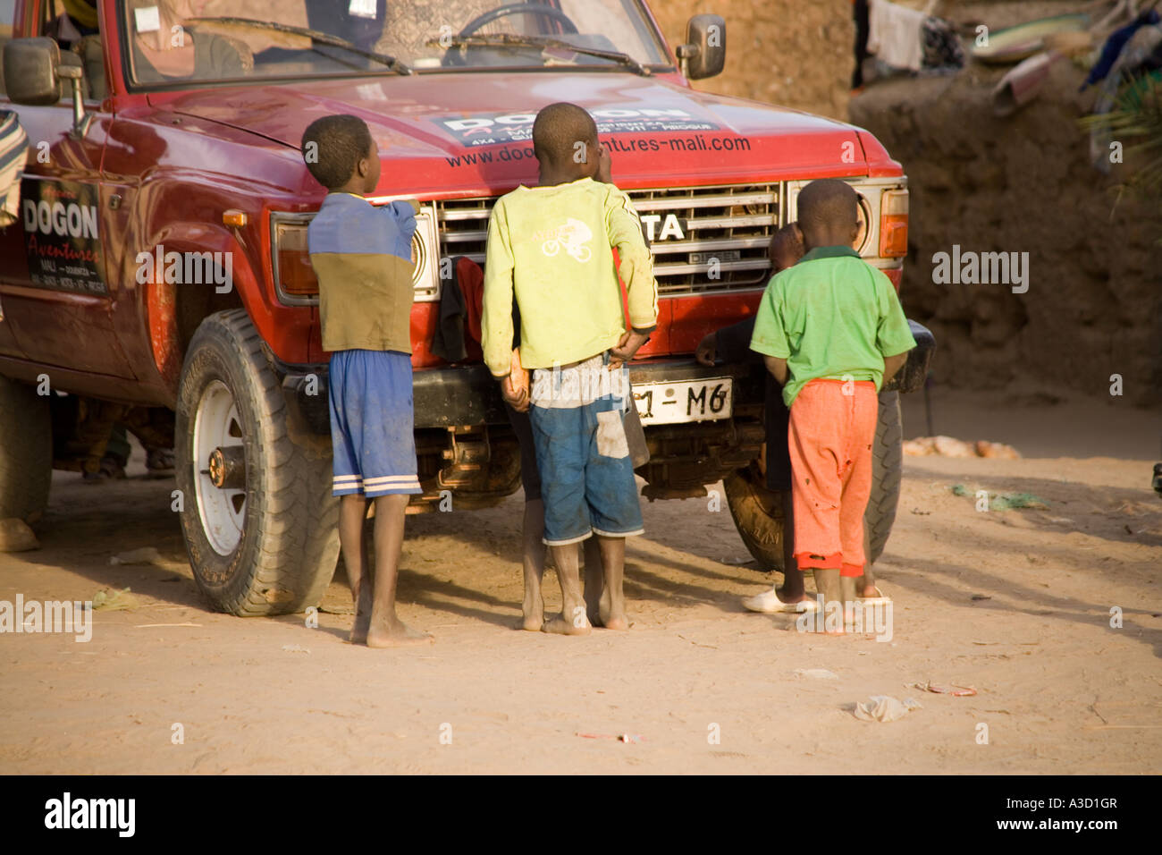 African children playing river hi-res stock photography and images - Alamy