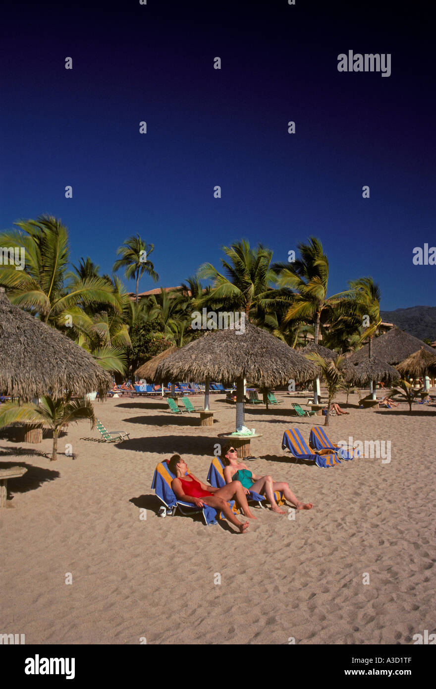 tourists, sunbathers, sunbathing, sand beach, sandy beach, Bay of ...