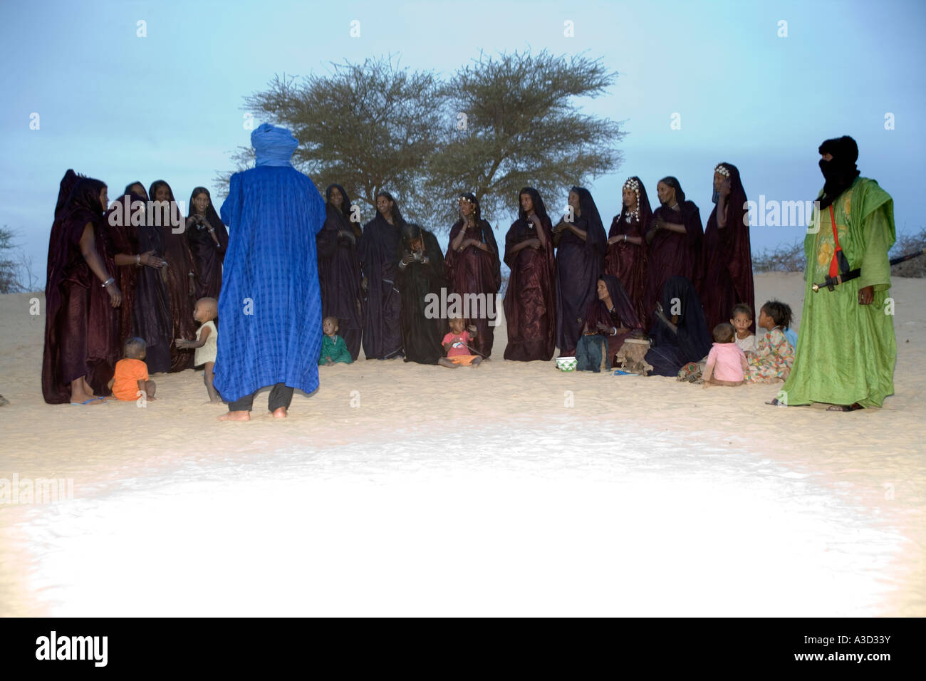 Tuareg tribal dance in the Sahara near Timbuktu Mali West Africa Stock ...