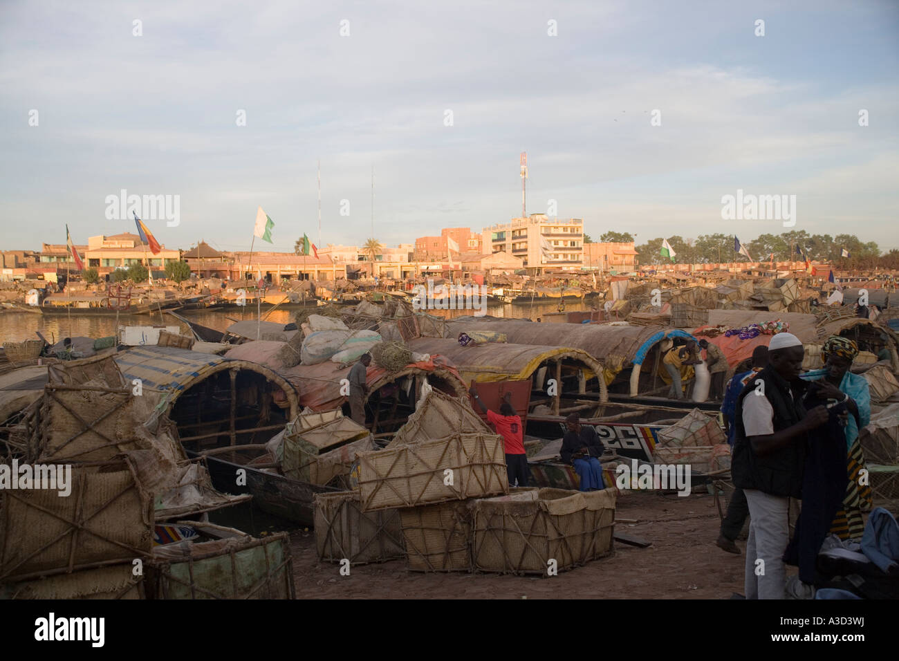 The harbour and Bani river in the town of Mopti, Mali, West Africa ...