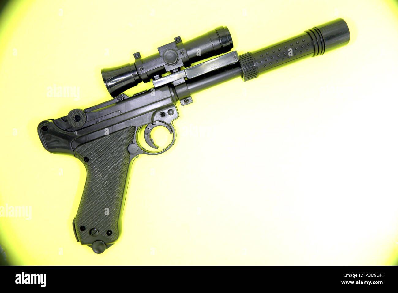 Iconic handgun hi-res stock photography and images - Alamy