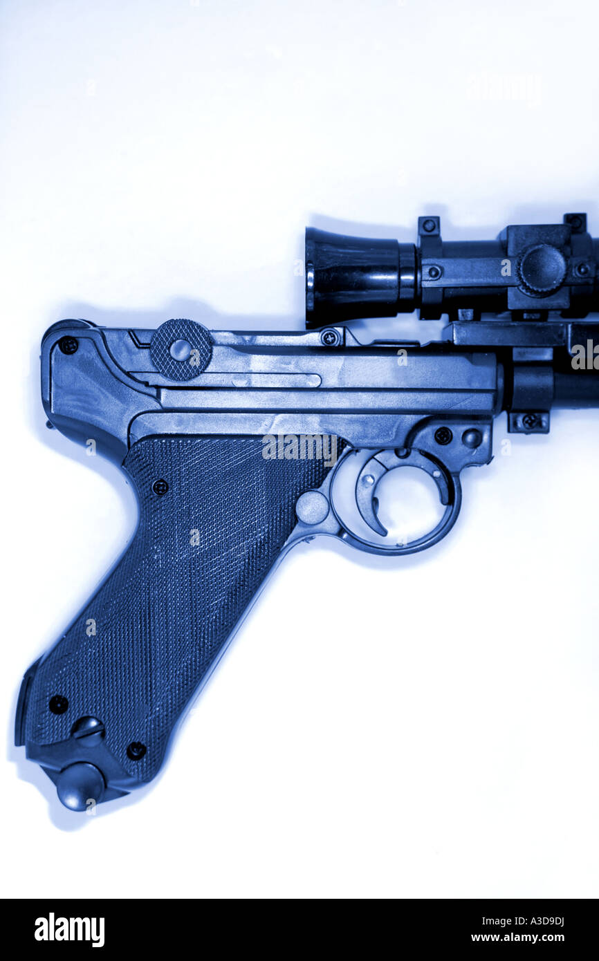 Iconic handgun hi-res stock photography and images - Alamy