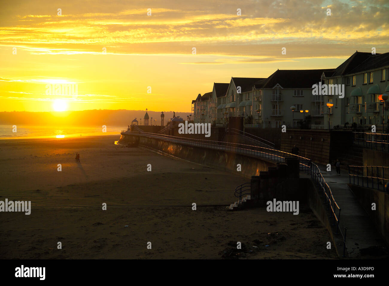 Swansea waterfront beach hi-res stock photography and images - Alamy