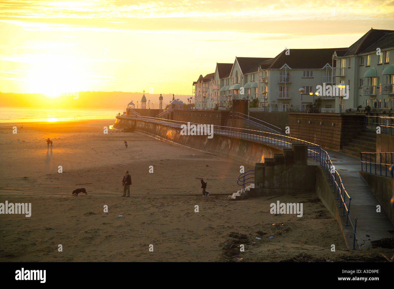 Swansea waterfront beach hi-res stock photography and images - Alamy