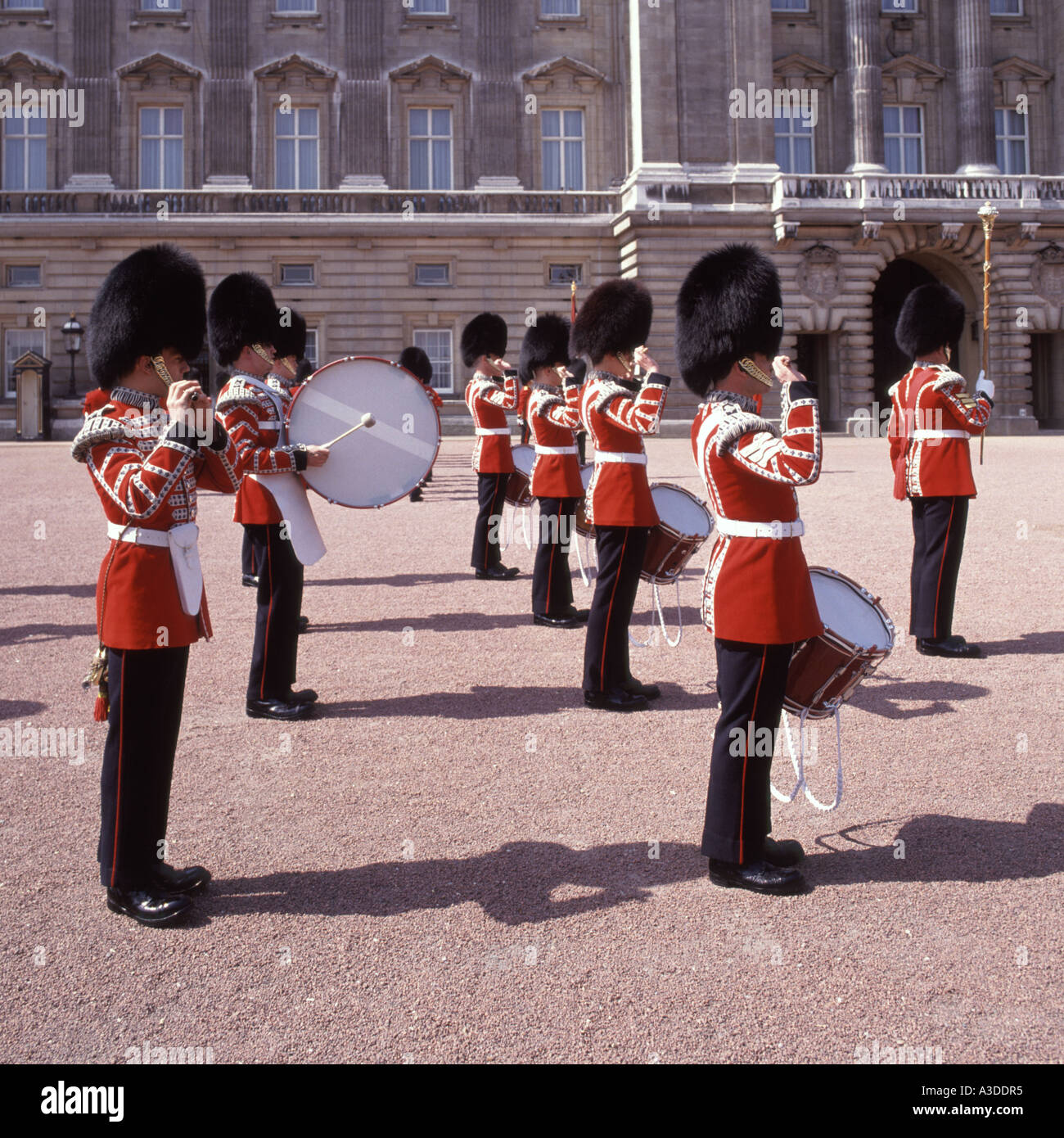 Tourism event British soldier & musician of The Band of the Grenadier ...