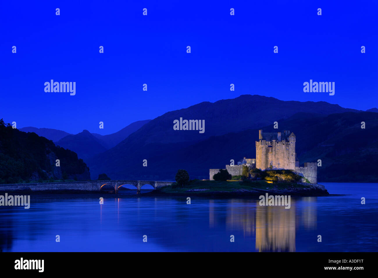 Castle at night Stock Photo - Alamy
