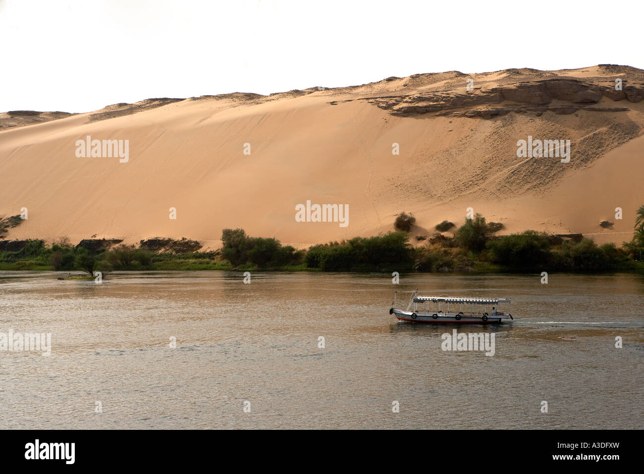Sand dune aswan hi-res stock photography and images - Alamy