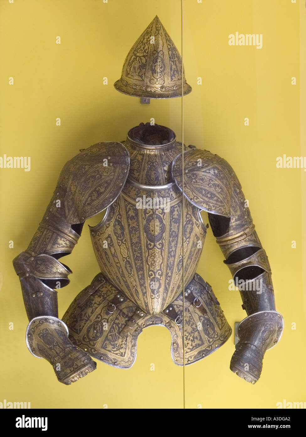 Moon knight costume hi-res stock photography and images - Alamy