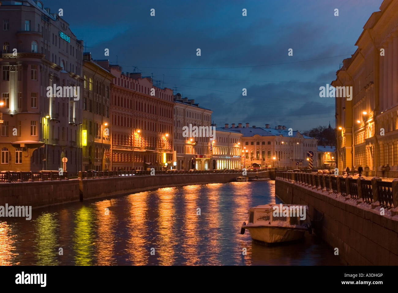 The Moyka River. First snow. St.Petersburg. Russia Stock Photo - Alamy