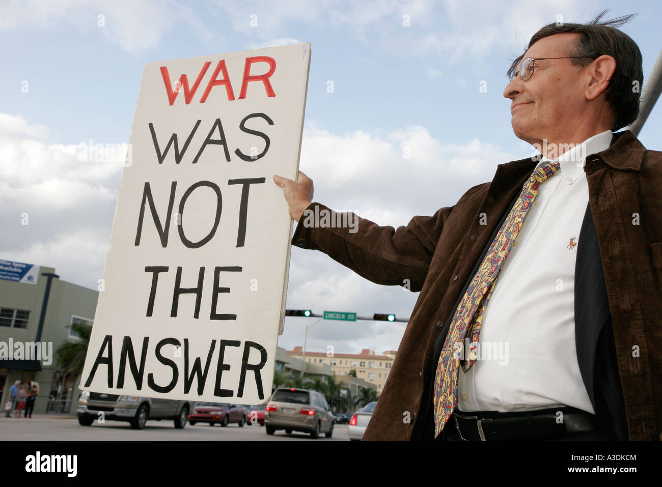 Stop iraq escalation hi-res stock photography and images - Alamy