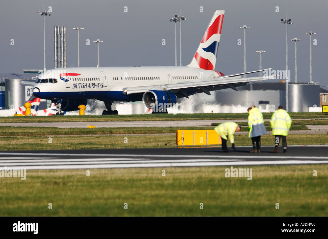 British Airways BA Boeing 757arriving Stock Photo - Alamy